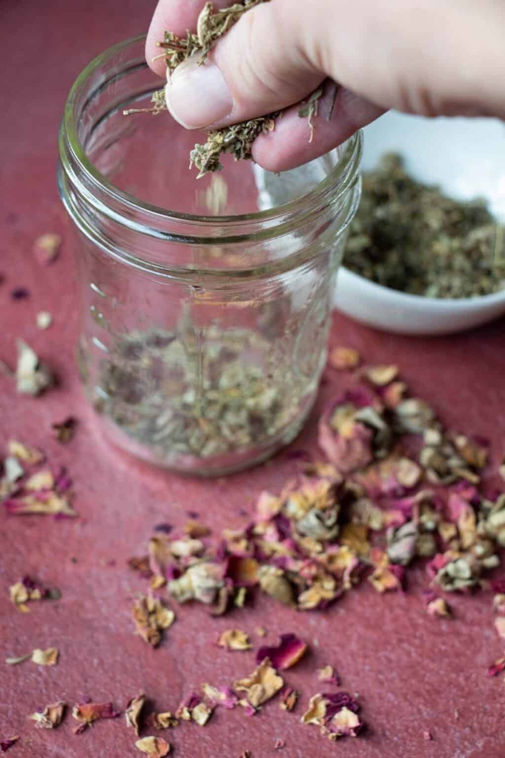 Aphrodisiac Herbal Tea Recipe with Saffron and Damiana - The Homestead ...