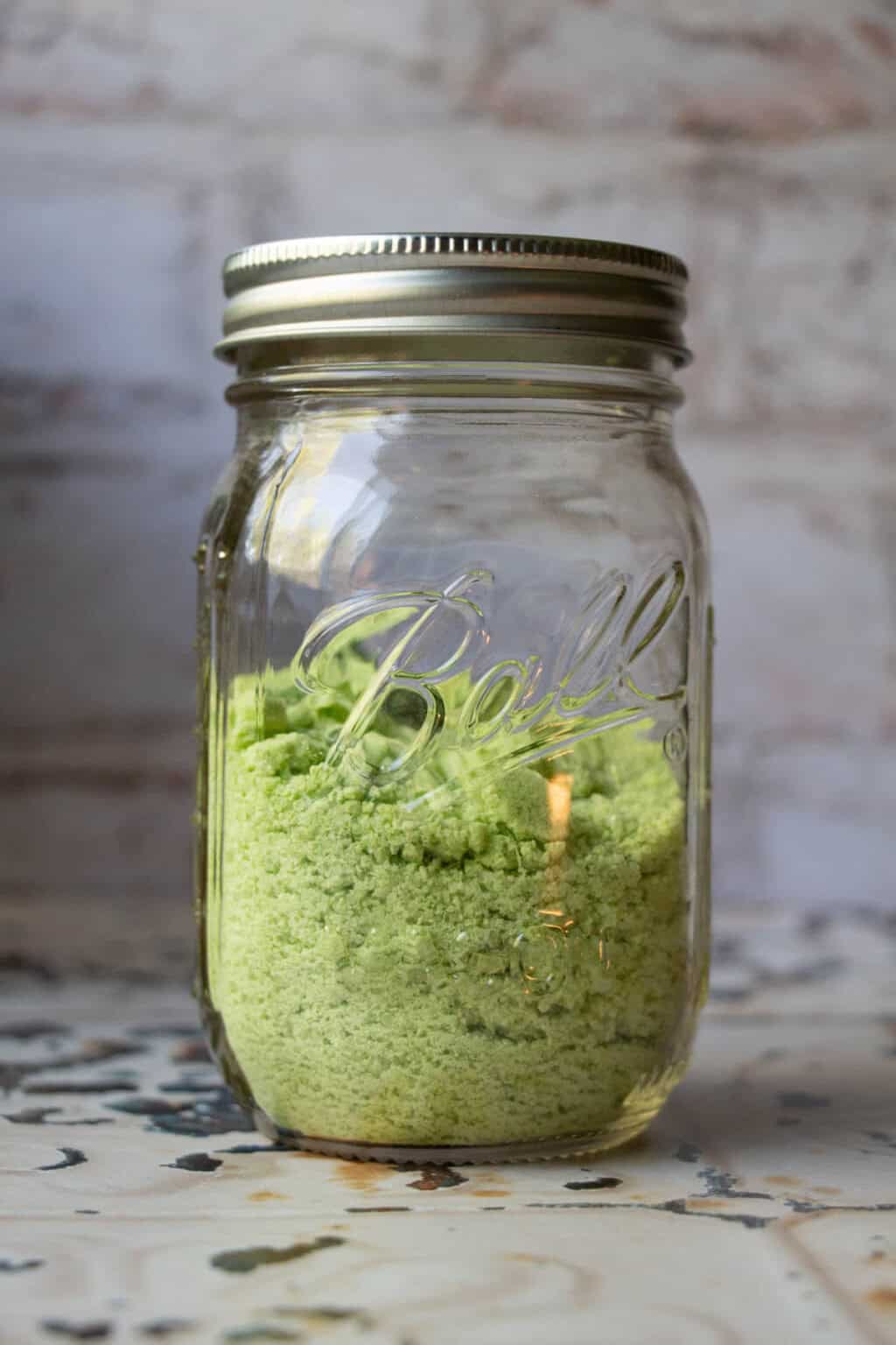 How to Make Simple Flavorful Chive Salt - The Homestead Challenge