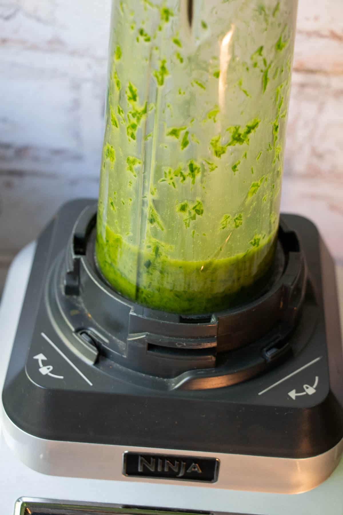 How to Make Chive-Infused Olive Oil the Easy Way - The Homestead Challenge
